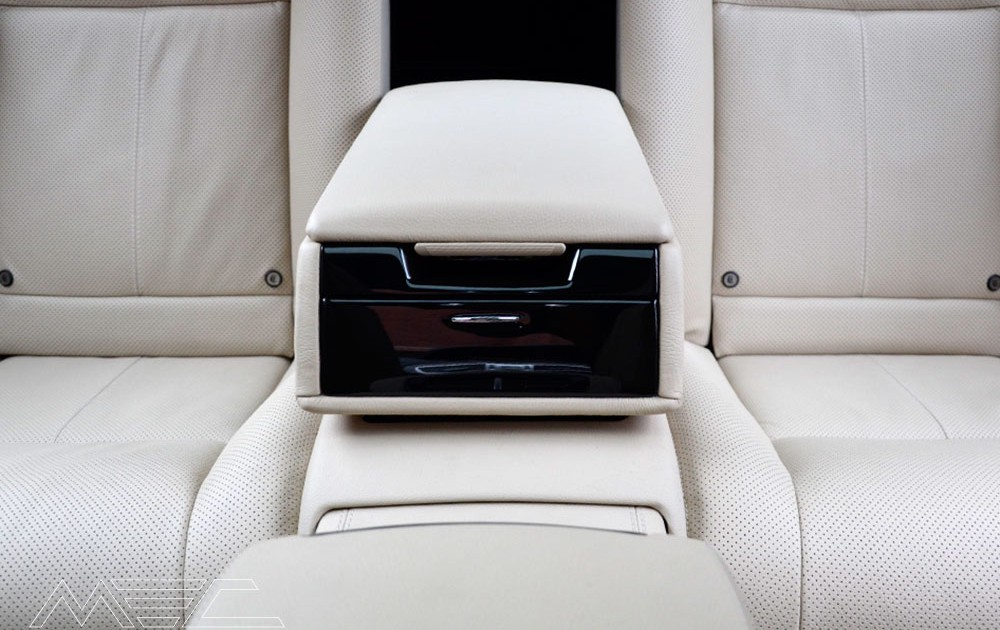 Noble interior for your Mercedes Benz W221