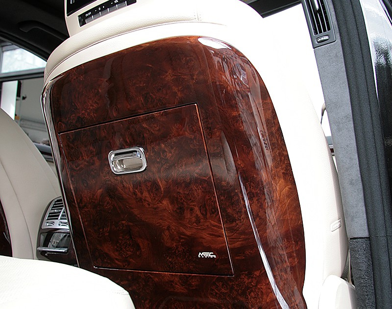 Noble interior for your Mercedes Benz W221