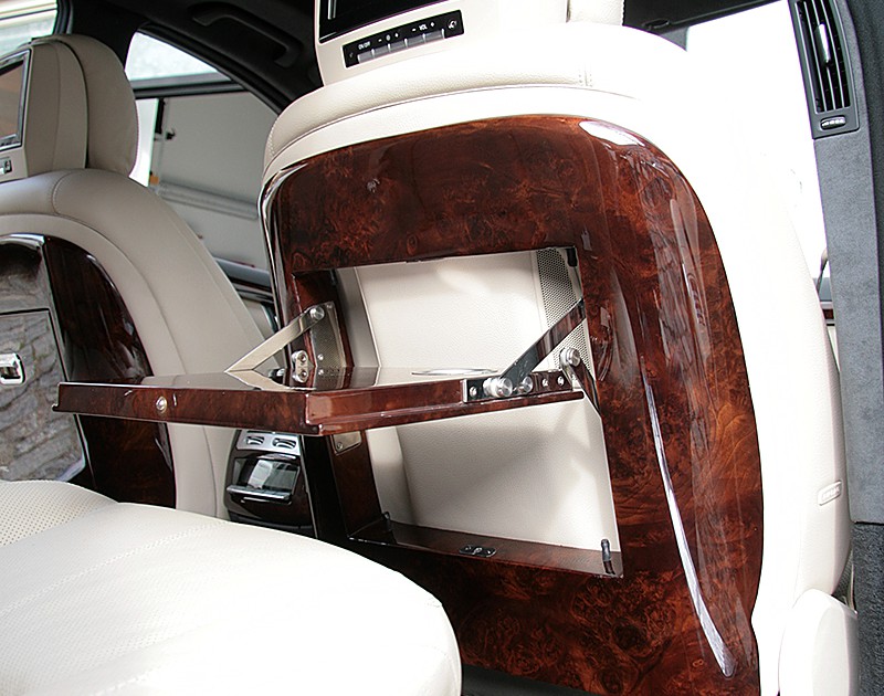Noble interior for your Mercedes Benz W221