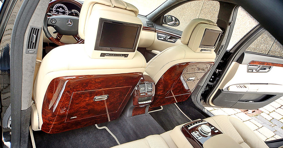 Noble interior for your Mercedes Benz W221